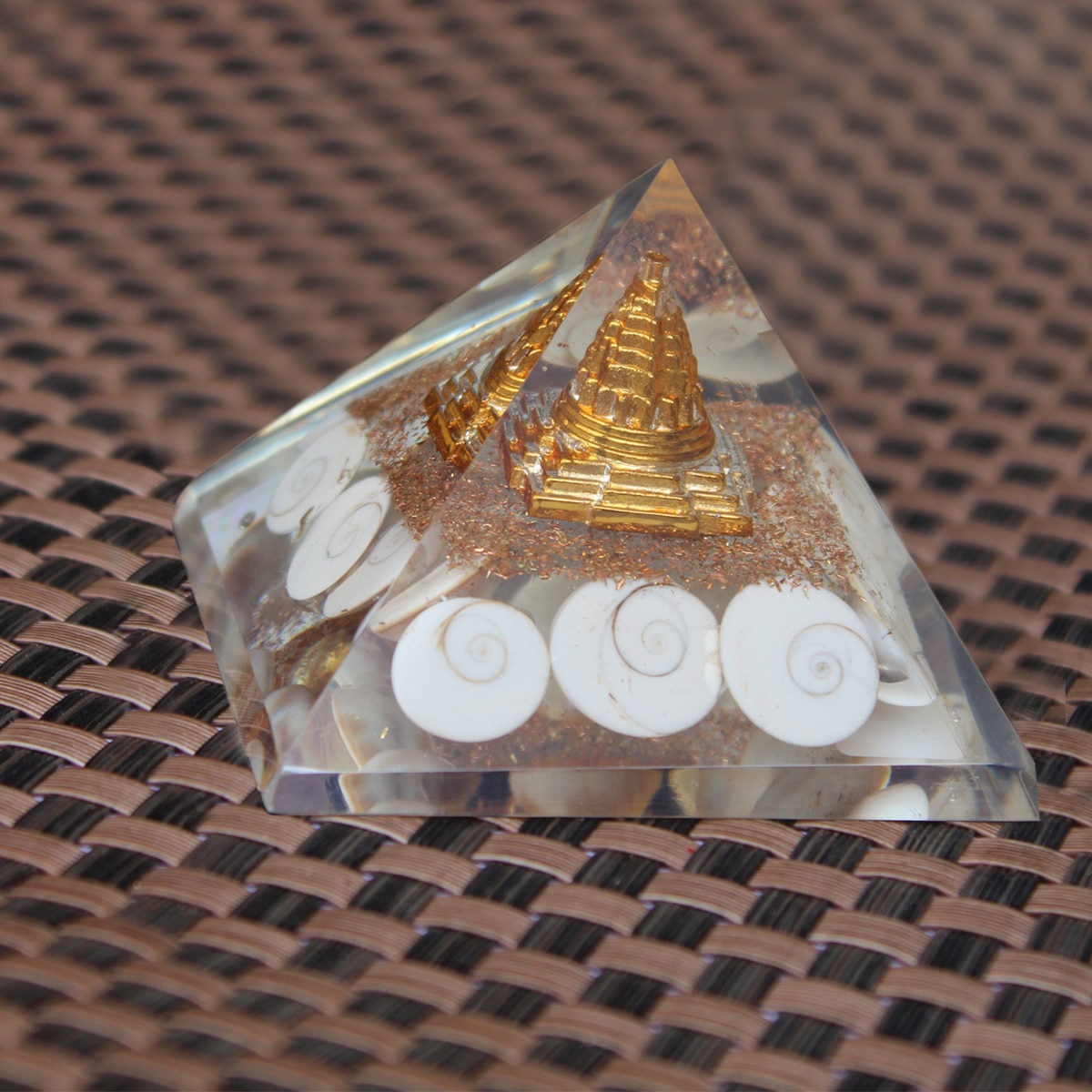 Gomti Chakra Pyramid | Buy Online Natural Shree Yantra Gomti Chakra ...