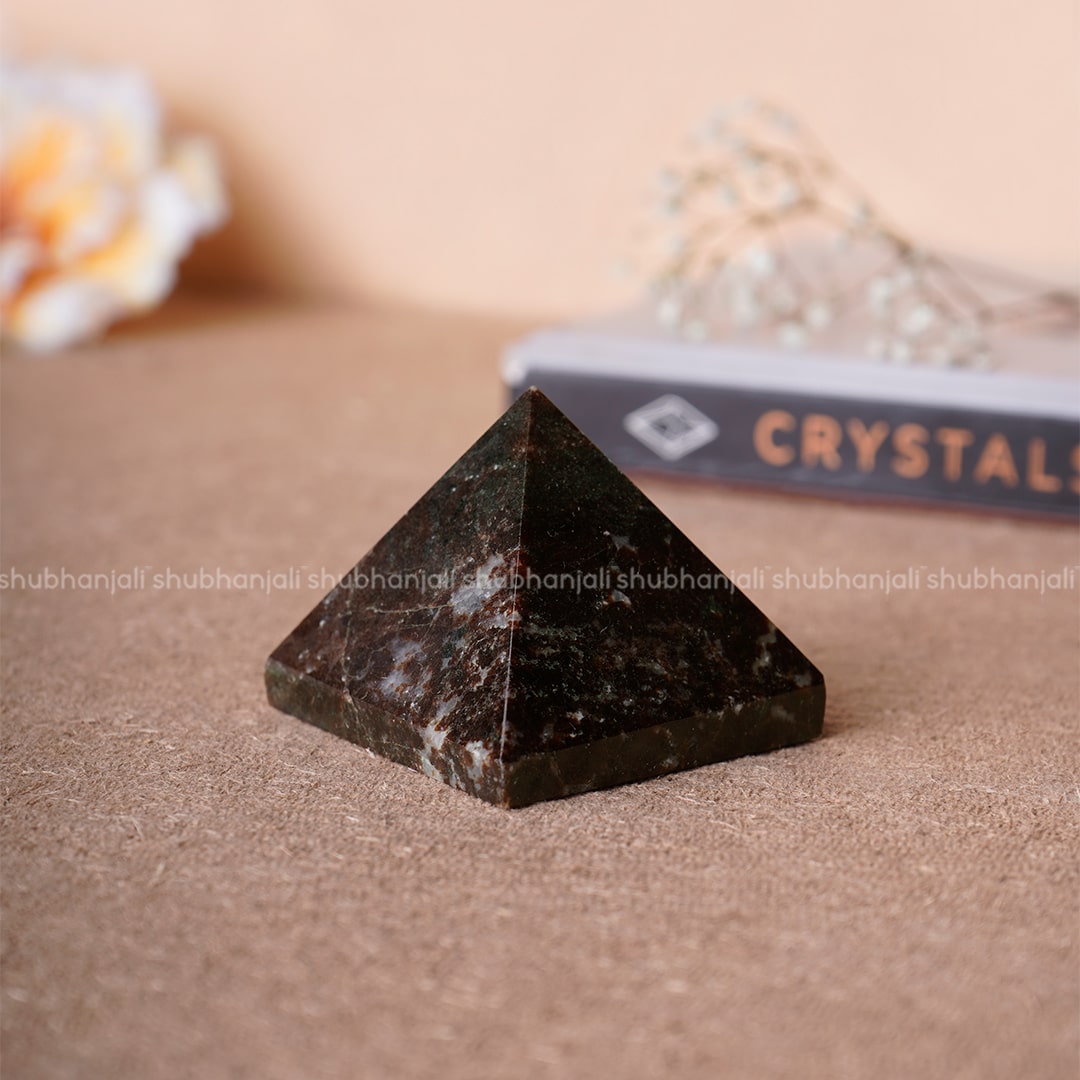 Garnet Pyramid | Buy Online Natural Garnet Pyramid Stone Pyramid ...