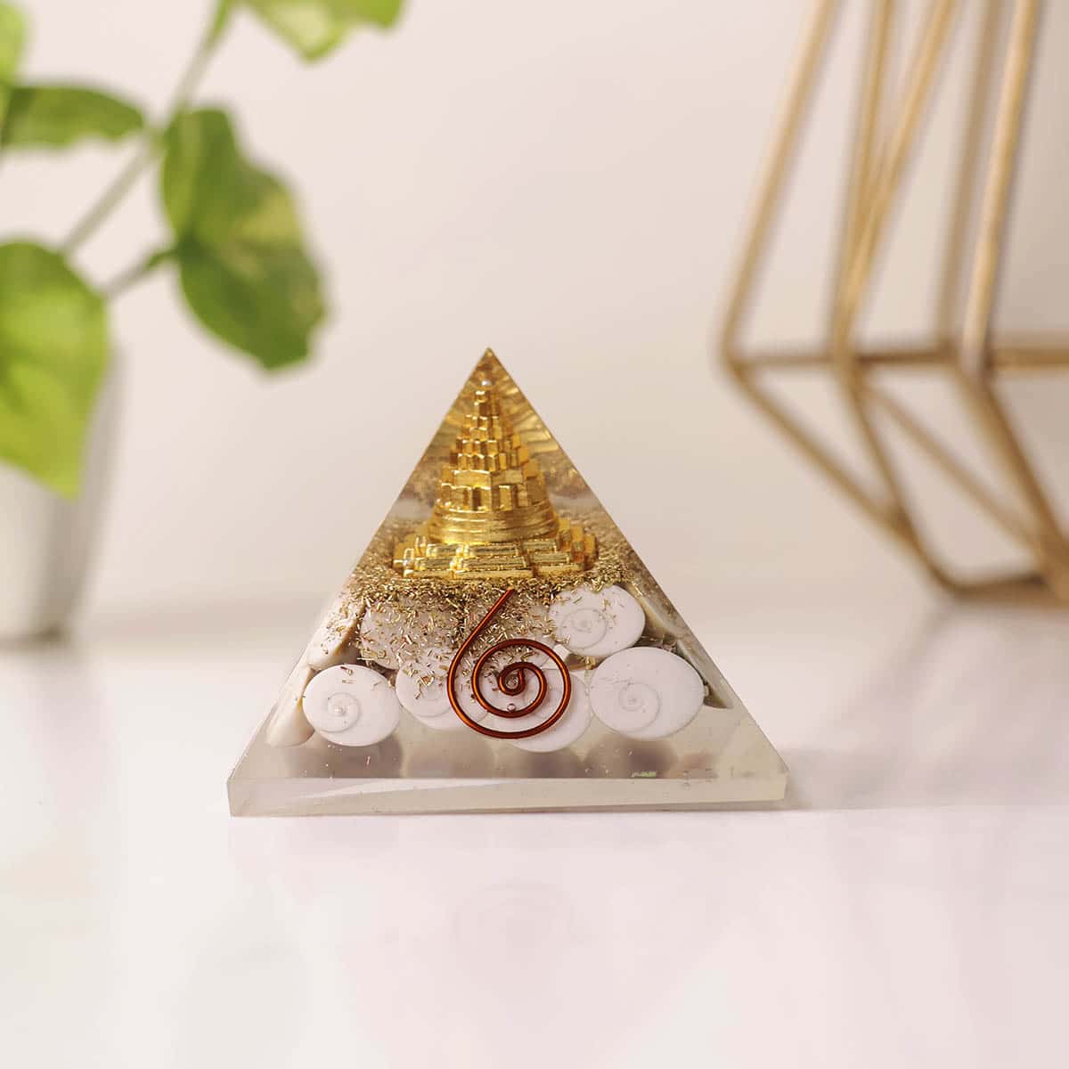 Gomti Chakra|Rudraksh Pyramid | Buy Online Natural Crystal Gomti ...